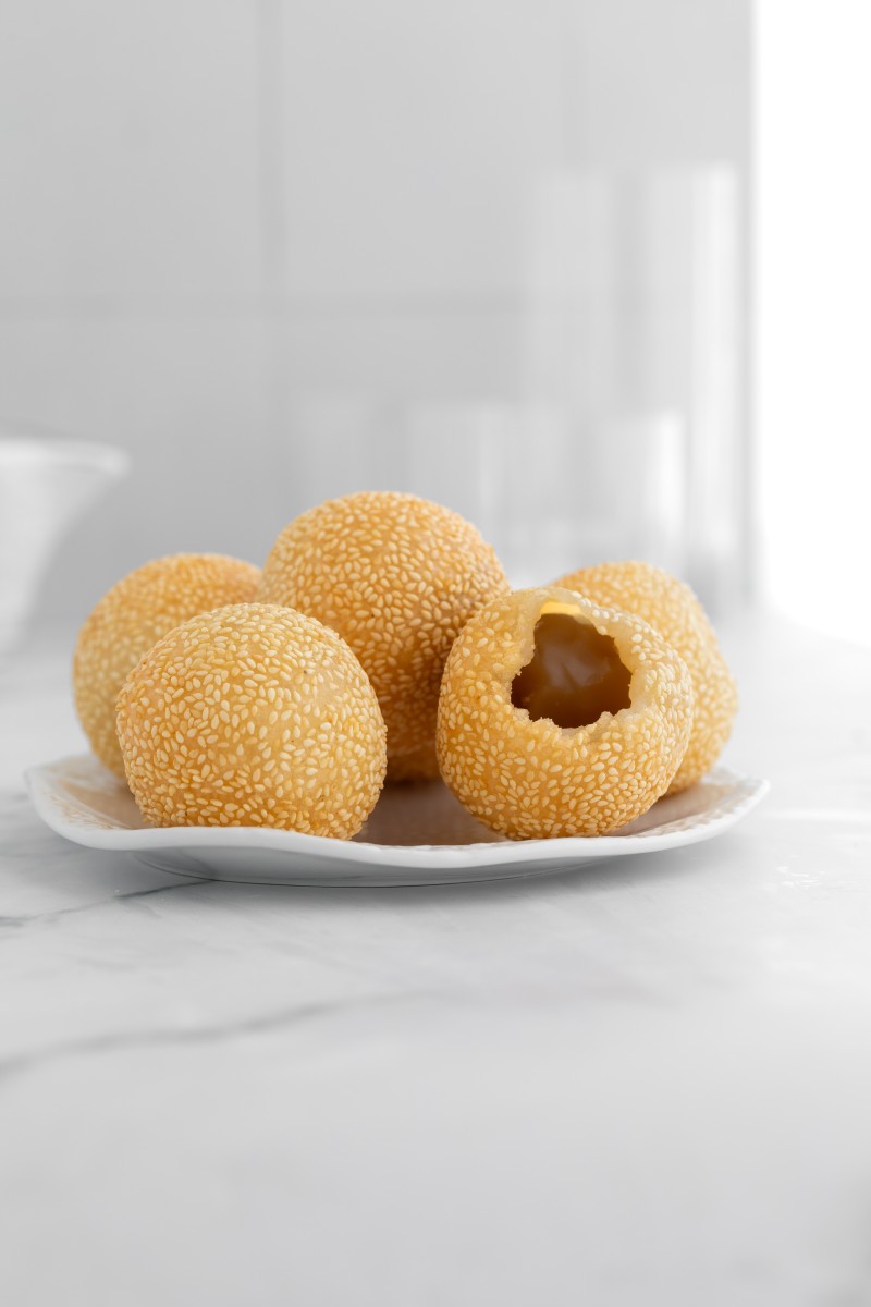 Sesame Ball With Lotus Paste